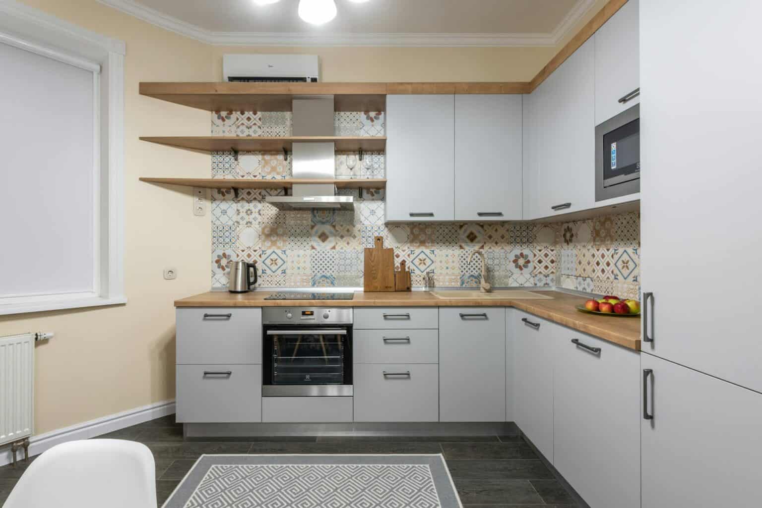 What is the Difference Between Splashback and Backsplash?